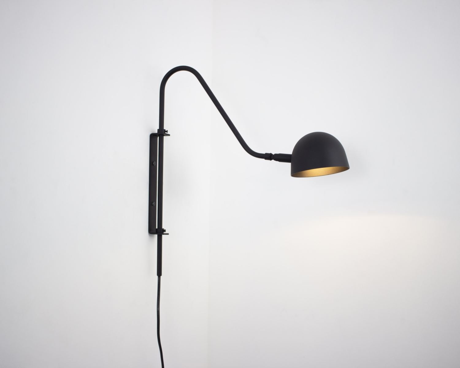 Arandela Shell Articulada Preto 803/1 Spotline – IluminaMundo