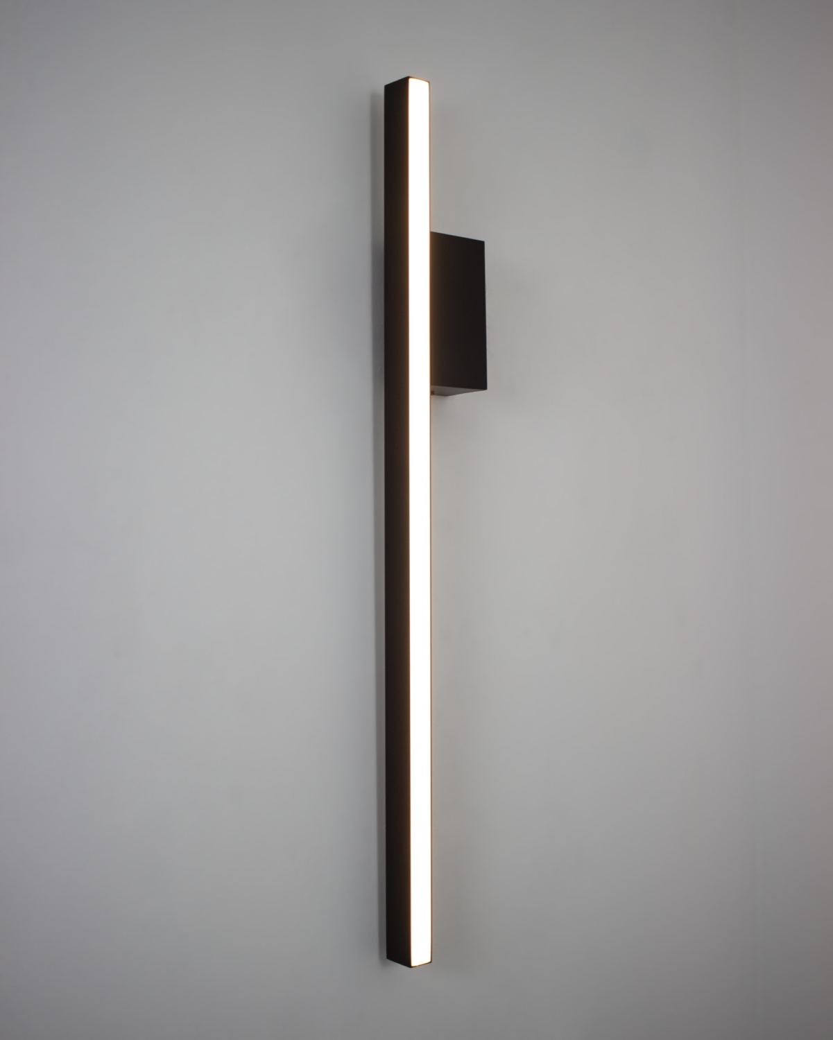 Lustre Arandela Style Linear Fit Preto Led 3000k 822/60 Spotline ...