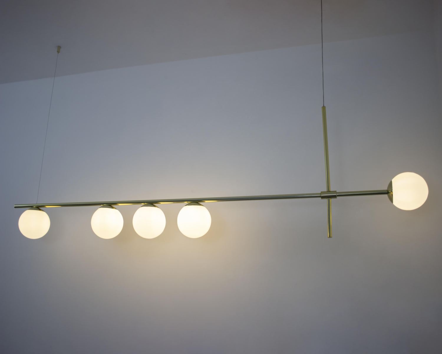 Lustre Pendente Hills Bola Globo Dourado 806/5 Spotline – IluminaMundo